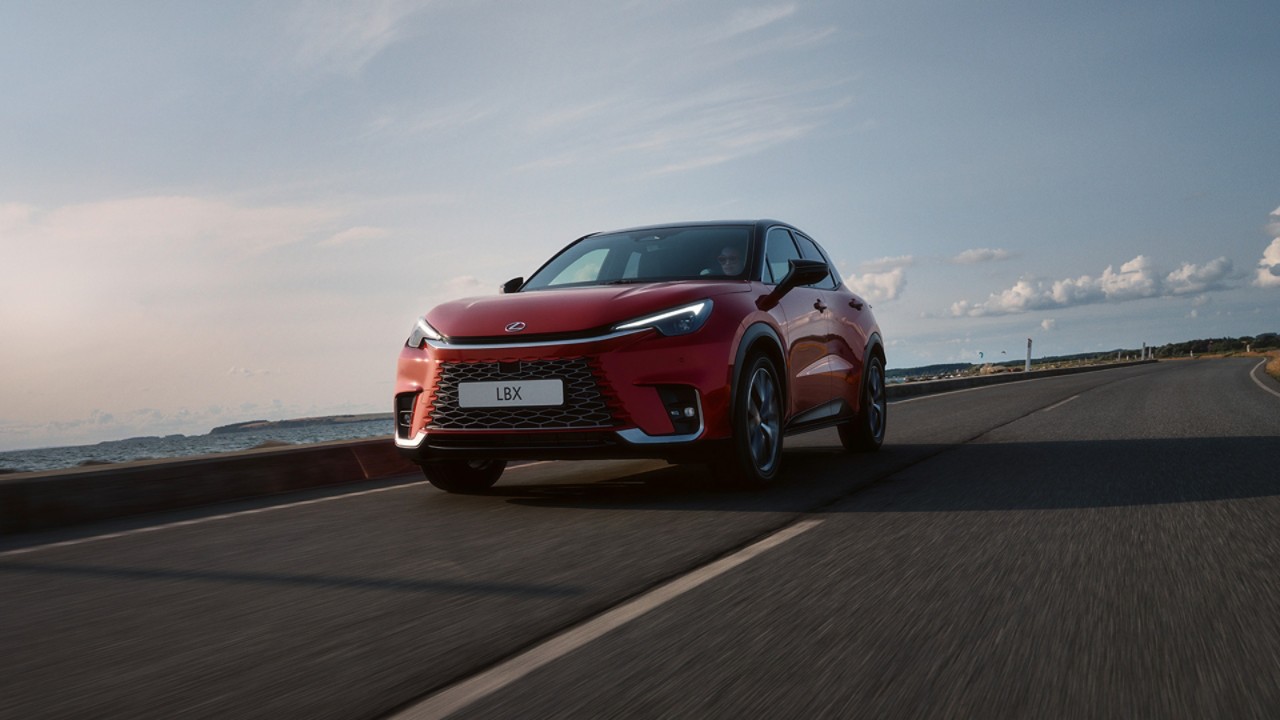 Nuovo Crossover ibrido Lexus LBX | Lexus Italia