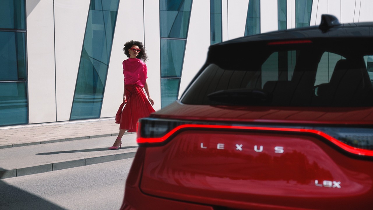 Nuovo Crossover ibrido Lexus LBX | Lexus Italia