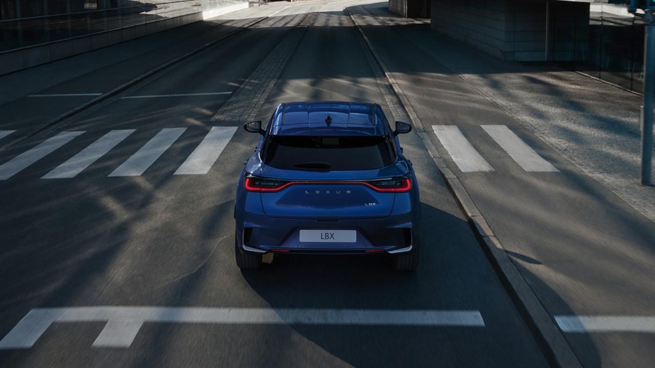 Nuovo Crossover ibrido Lexus LBX | Lexus Italia